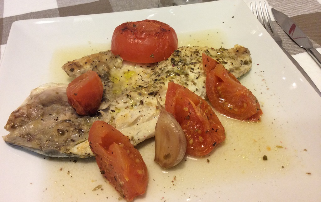 Doradas con tomate y orégano - La mesa del Conde